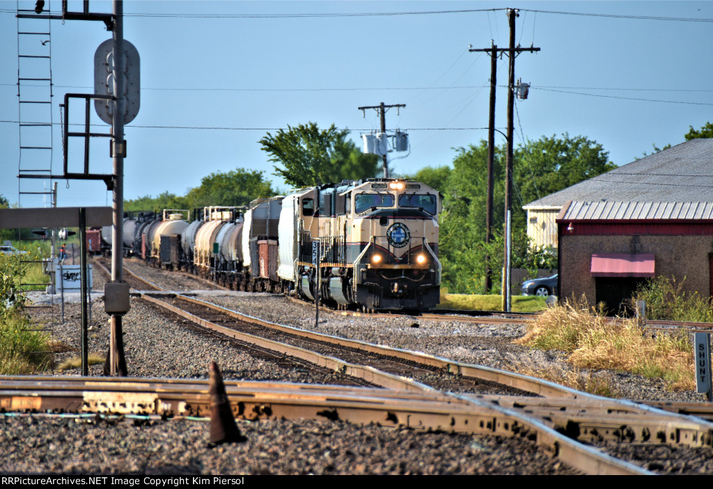 BNSF 9688 9624 on the BN-ATSF "Transfer" Track